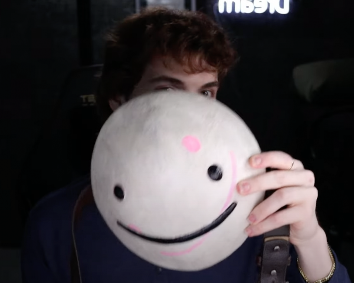 After Years, Minecraft YouTuber Dream Reveals His Face - Eyes on hollywood