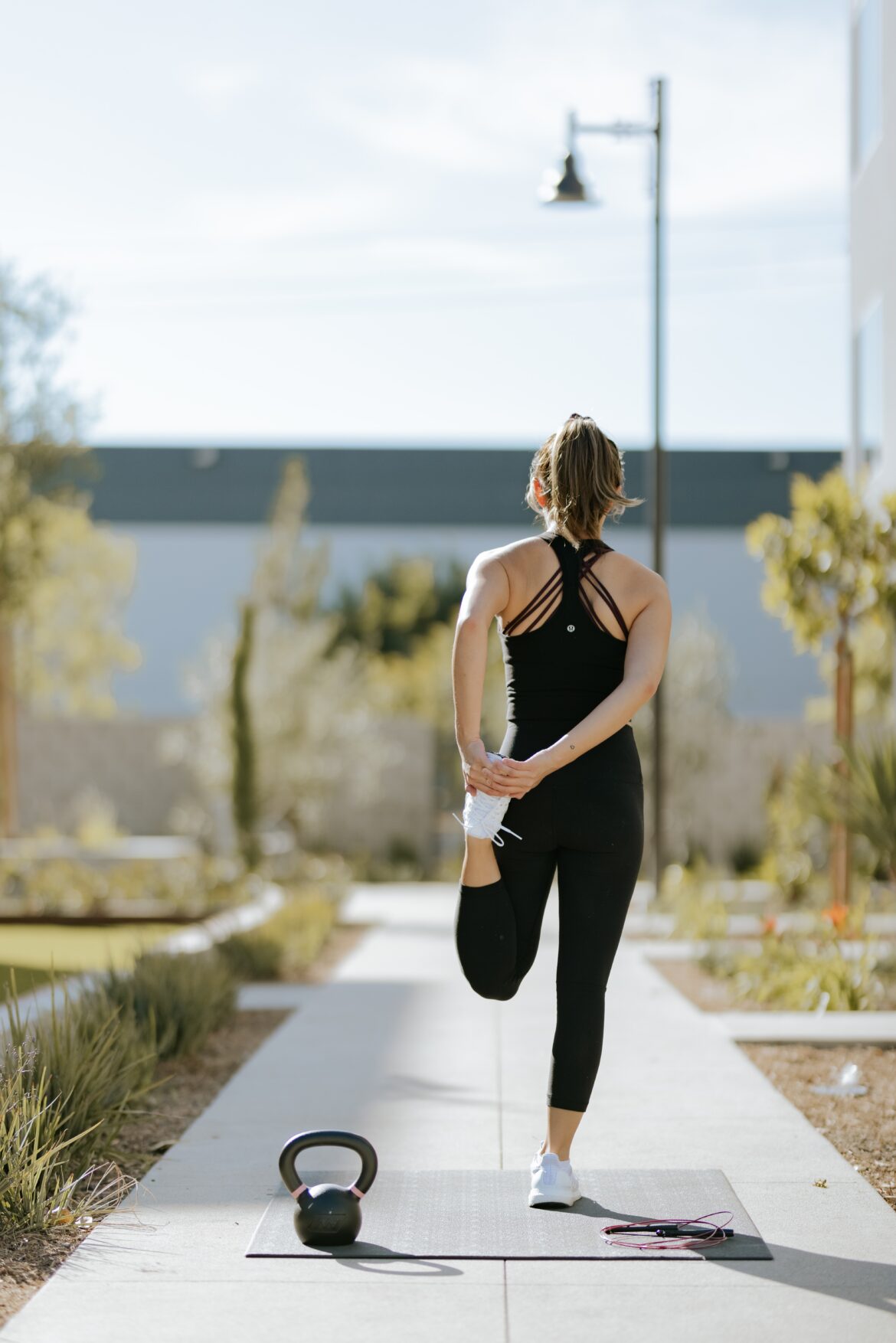 Why You Should Start Stretching Regularly - Eyes on hollywood